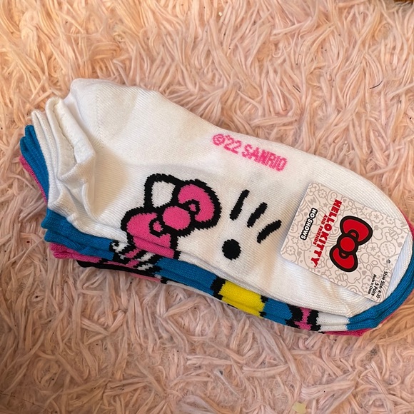 Hello Kitty | Accessories | Hello Kitty No Show Socks Set | Poshmark